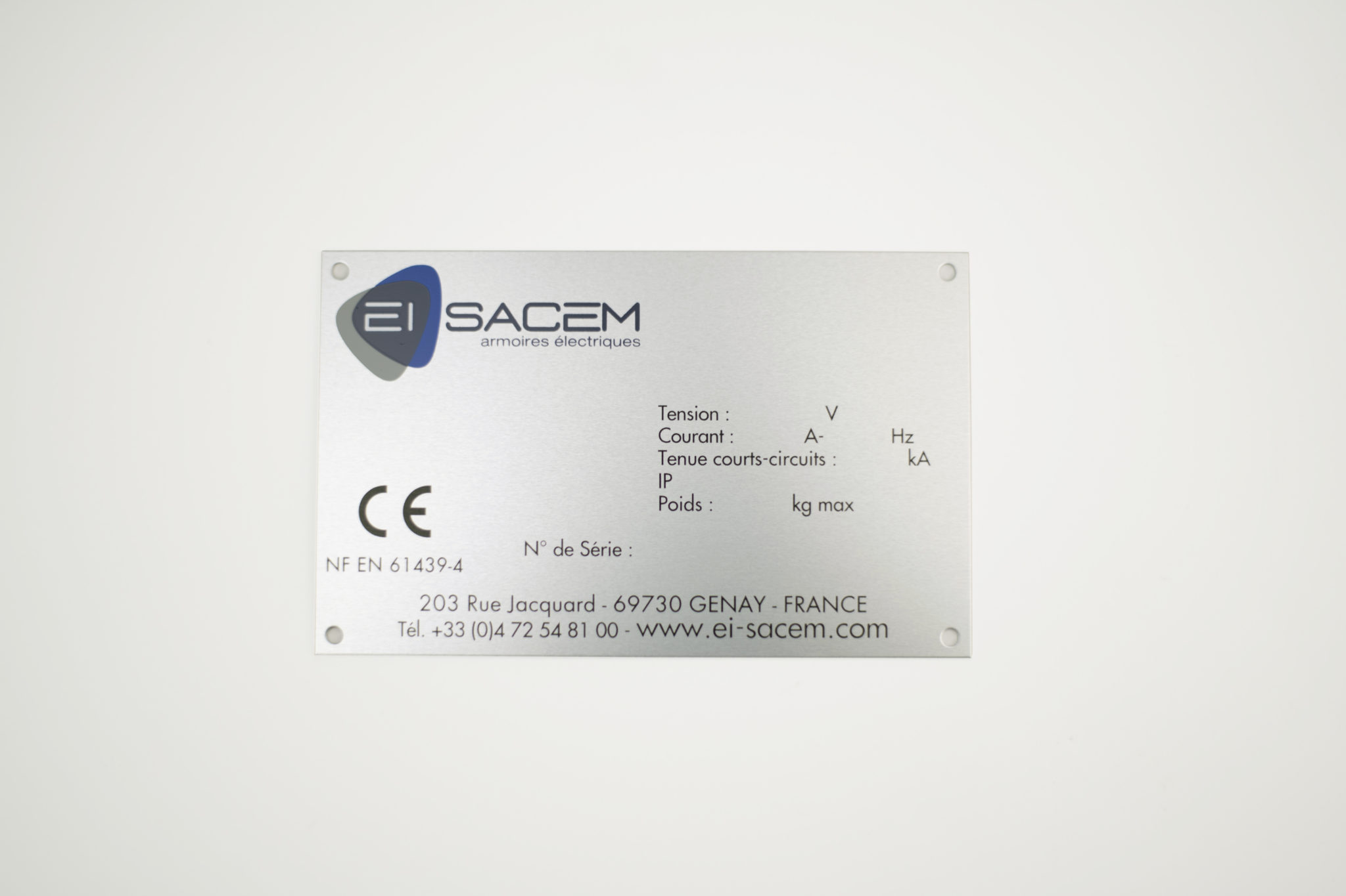 Les caractéristiques obligatoires d'une plaque de conformité CE